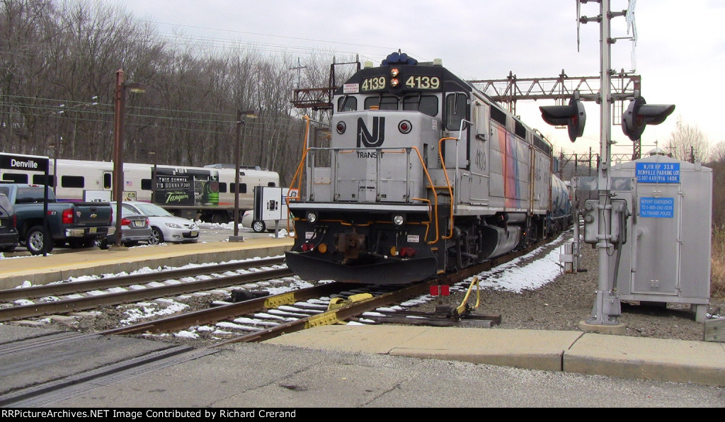 The Aqua Track and Train 6627